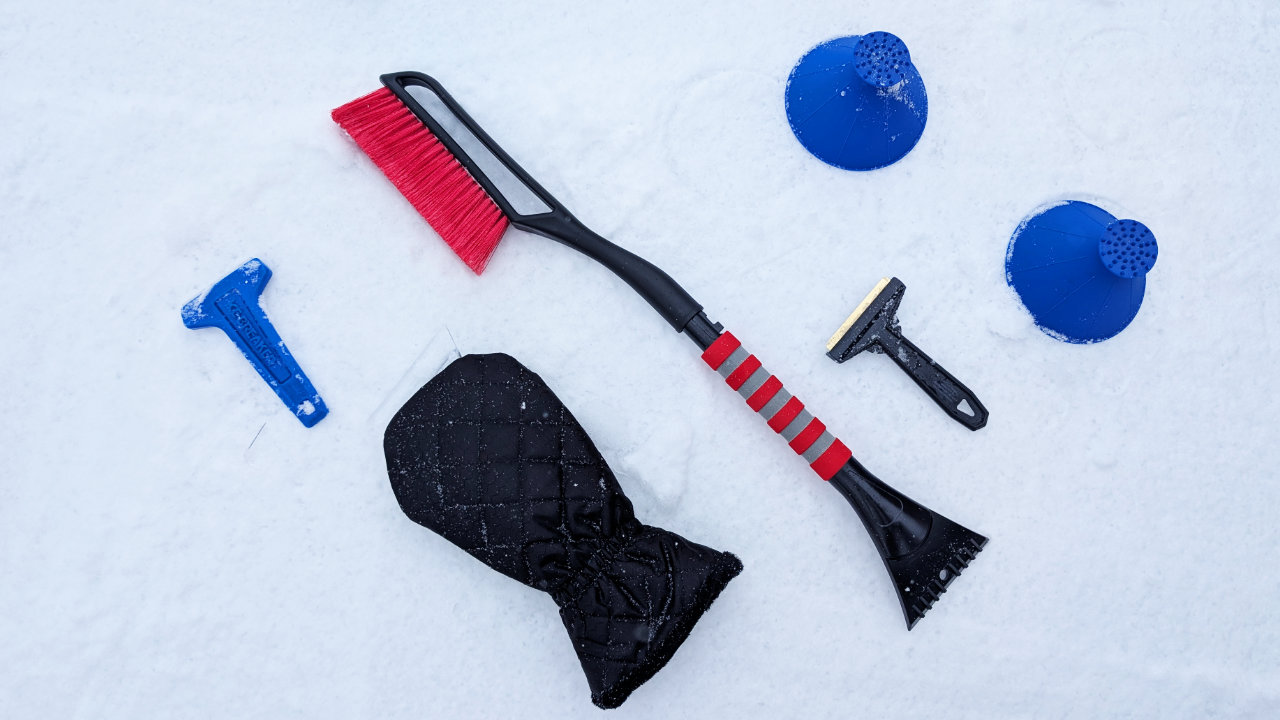 Best Ice Scraper - Stubborn Gear